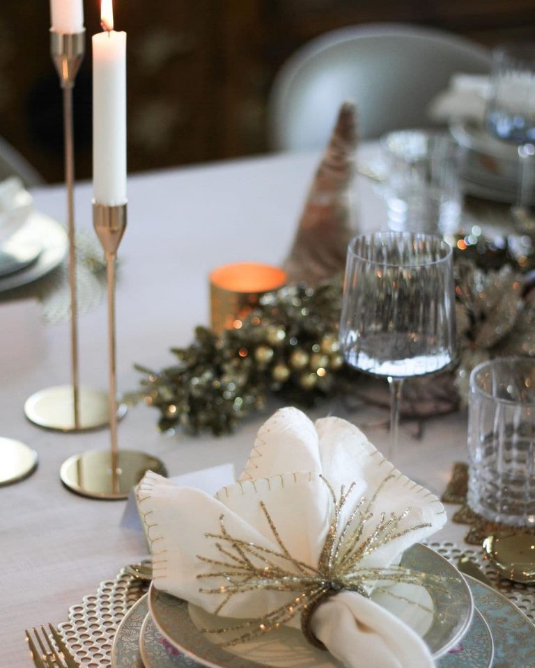 Hosting? Laying The Table For A Memorable Christmas Dinner | Nook & Find