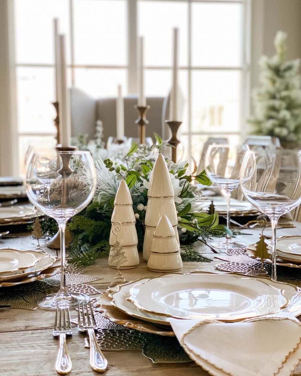 Hosting? Laying The Table For A Memorable Christmas Dinner | Nook & Find
